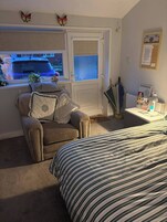 Ferro/tábua de engomar, Wi-fi grátis, roupa de cama fornecida 