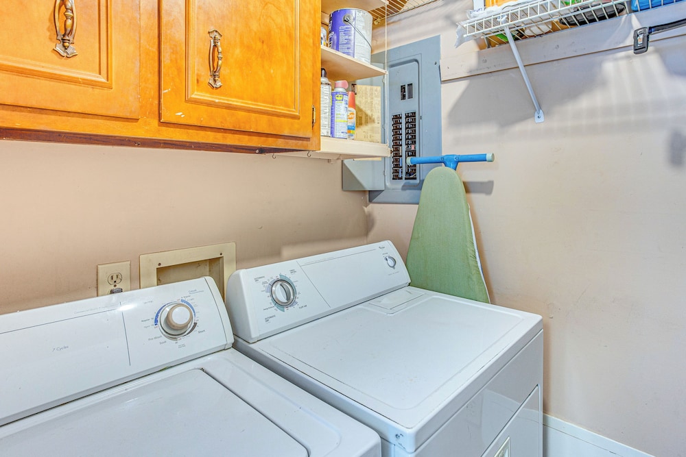 Cozy North Myrtle Beach Home: 3 Blocks To Ocean! - North Myrtle Beach, SC