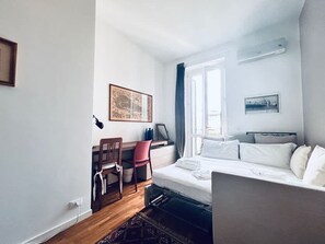 Apartamento | 2 quartos, secretária, internet de alta velocidade 