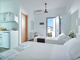 Quarto Triplo Comfort | Cofre no quarto, quartos insonorizados 