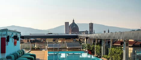 Piscina externa sazonal