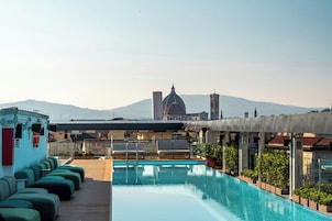 Piscina exterior sazonal