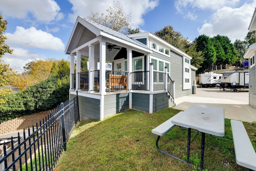 < 1 Mi To Marina: Lake Norman Home W/ Pool Access! - Denver, NC