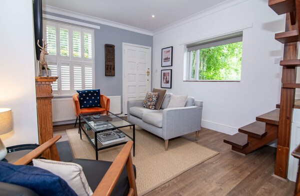 Host Stay Terrace On Canal - Worcester