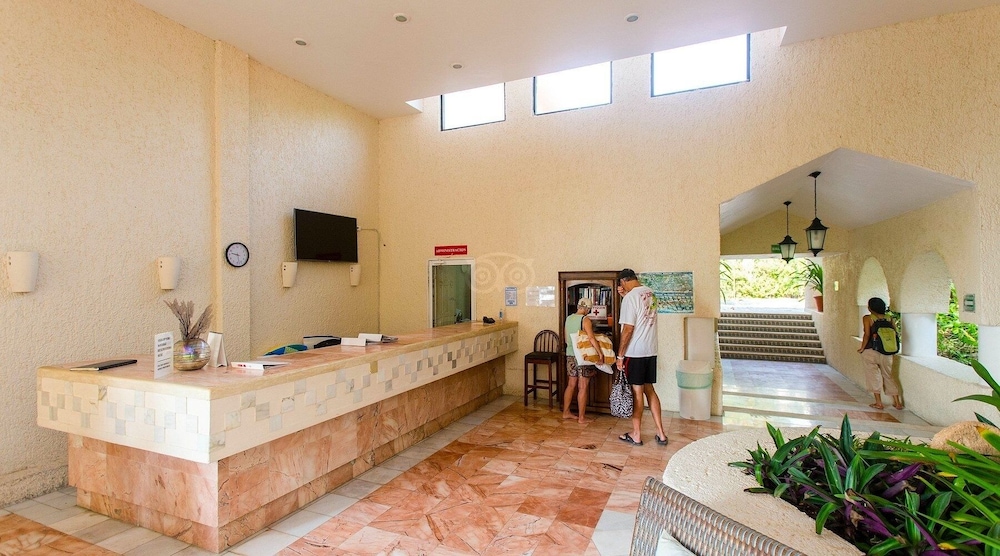 Beachfront 3b ground-level condo with stunning Caribbean Sea views in ...