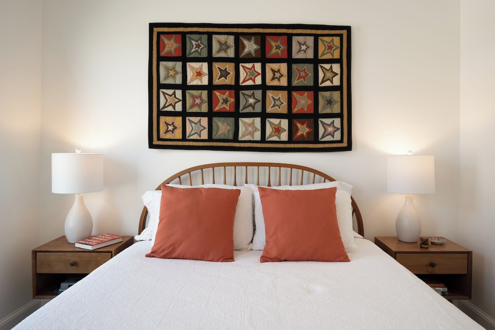 Harborview - Curated East End Escape w/ Parking - Portland | Vrbo