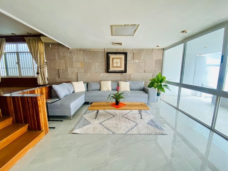 Casa Luna Suites, In One Of The Most Central Locations In Monterrey. - Monterrey