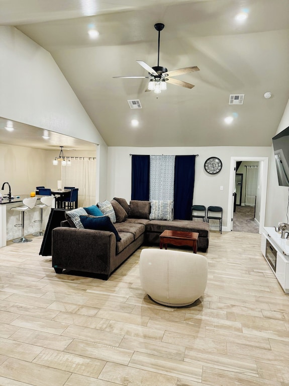 Charming 3-bedroom House With Ac And Wifi In Peaceful Lawton - 로턴