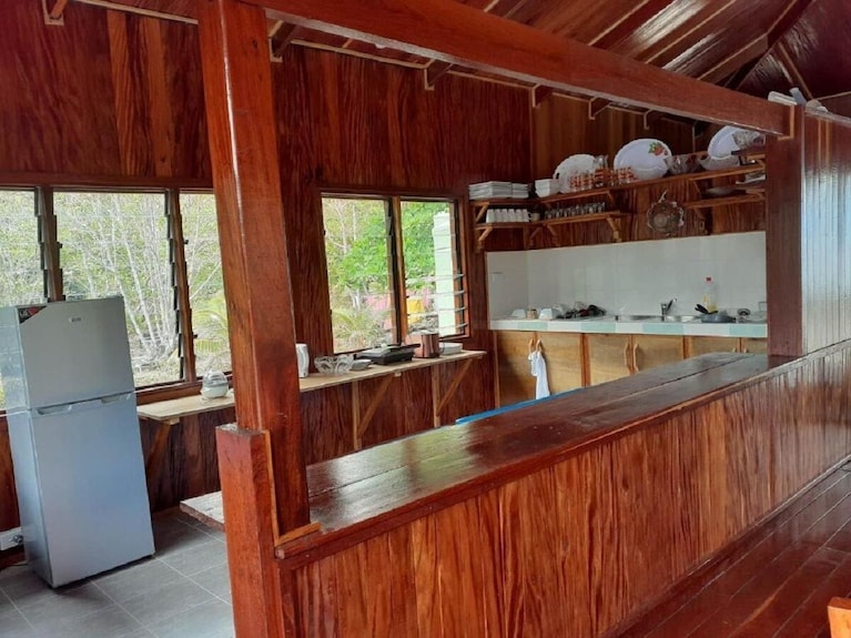 The One Resort In Solomon Islands For Peaceful, Relaxing Vacations. Leleana! - Solomon Islands