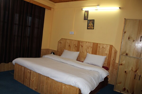 Apple Field House - Hotel In Old Manali - Manali