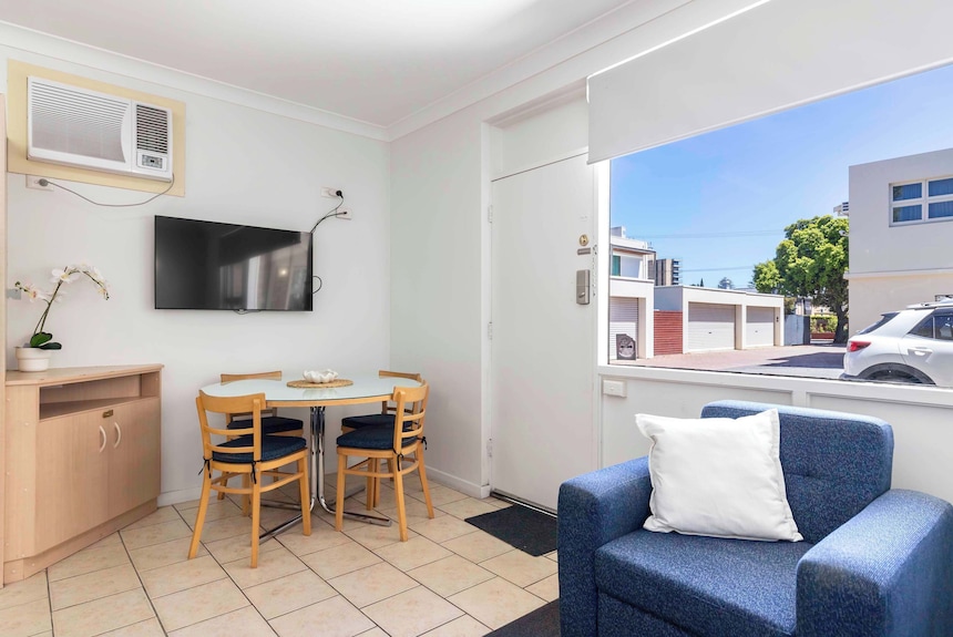 Betty's Bayside Retreat | 1brm Glenelg - 글레넬그