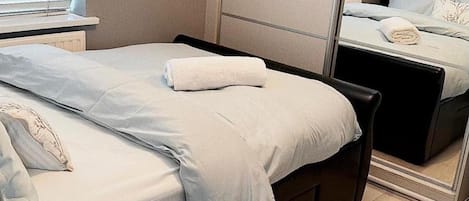 Casa | 4 quartos, ferro/tábua de engomar, Wi-fi grátis