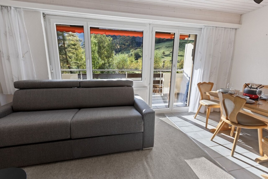 Bright Studio With Mountain Views - Leukerbad