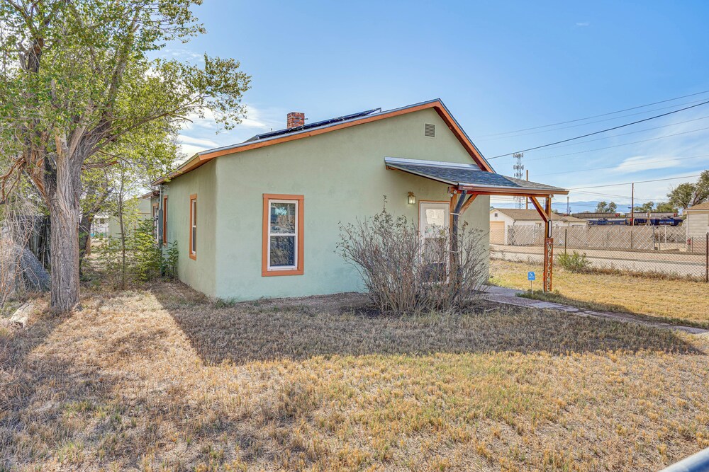 3 Mi To Riverwalk: Mountain-view Pueblo Home! - Pueblo, CO