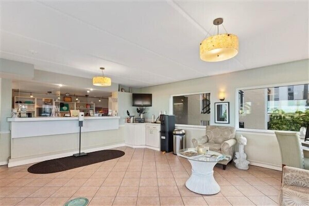 Beacher's Oceanfront Balcony Suite with onsite Front Desk and Staff ...