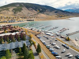 Apartamento em Condomínio Fechado, 2 quartos | Marina