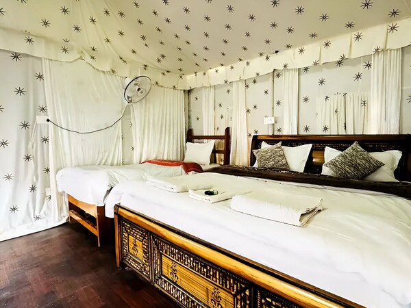 Hollywood Camps And Restaurant Bir - Mandi