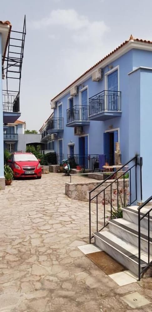 Nicholas House - Лесбос