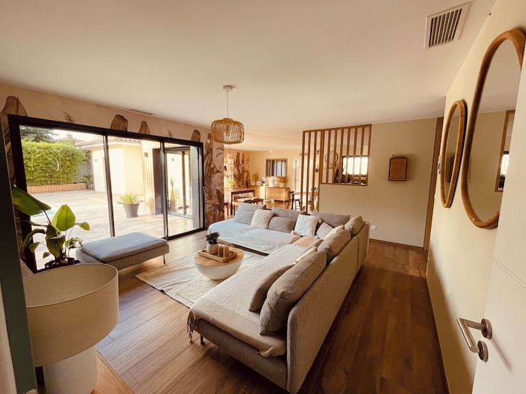 Villa With Swimming Pool Between Bordeaux And Saint Emilion, In The Heart Of The Vineyards - Gironde