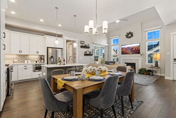 Colorado Modern Retreat W/ King Beds, Pickleball - Lyons, CO