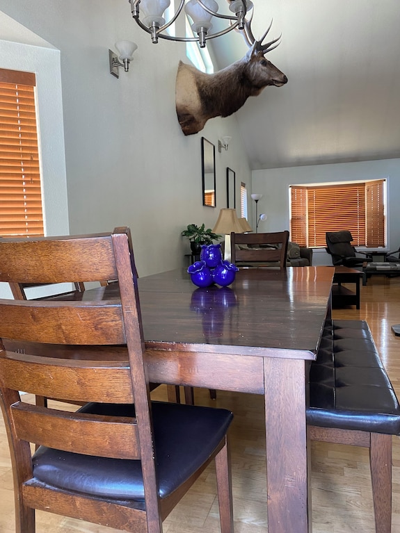 Emerald Isle Getaway - Tremendous 3-bedroom House With Wifi In Kodiak - Kodiak, AK