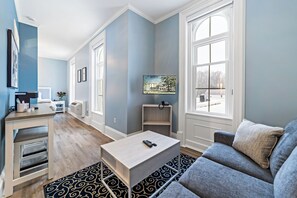 Suite, 1 cama king-size e sofá-cama | Sala de estar