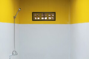 Produtos de toalete grátis, sabonete, shampoo, papel higiênico