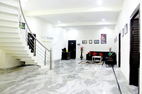 Taj Castle Homestay - Agra