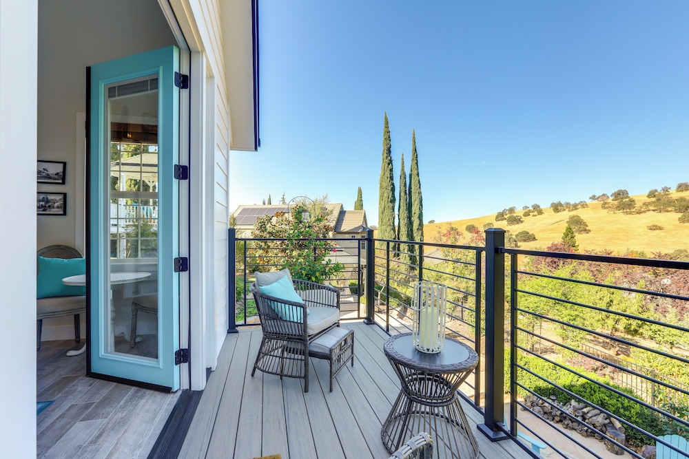 Steps To Sutter Creek: Chic Wine Country Cottage - Sutter Creek, CA