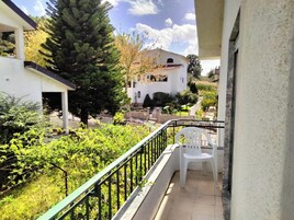 Quarto Twin Económico, varanda, vista para o jardim | Terraço/pátio interior