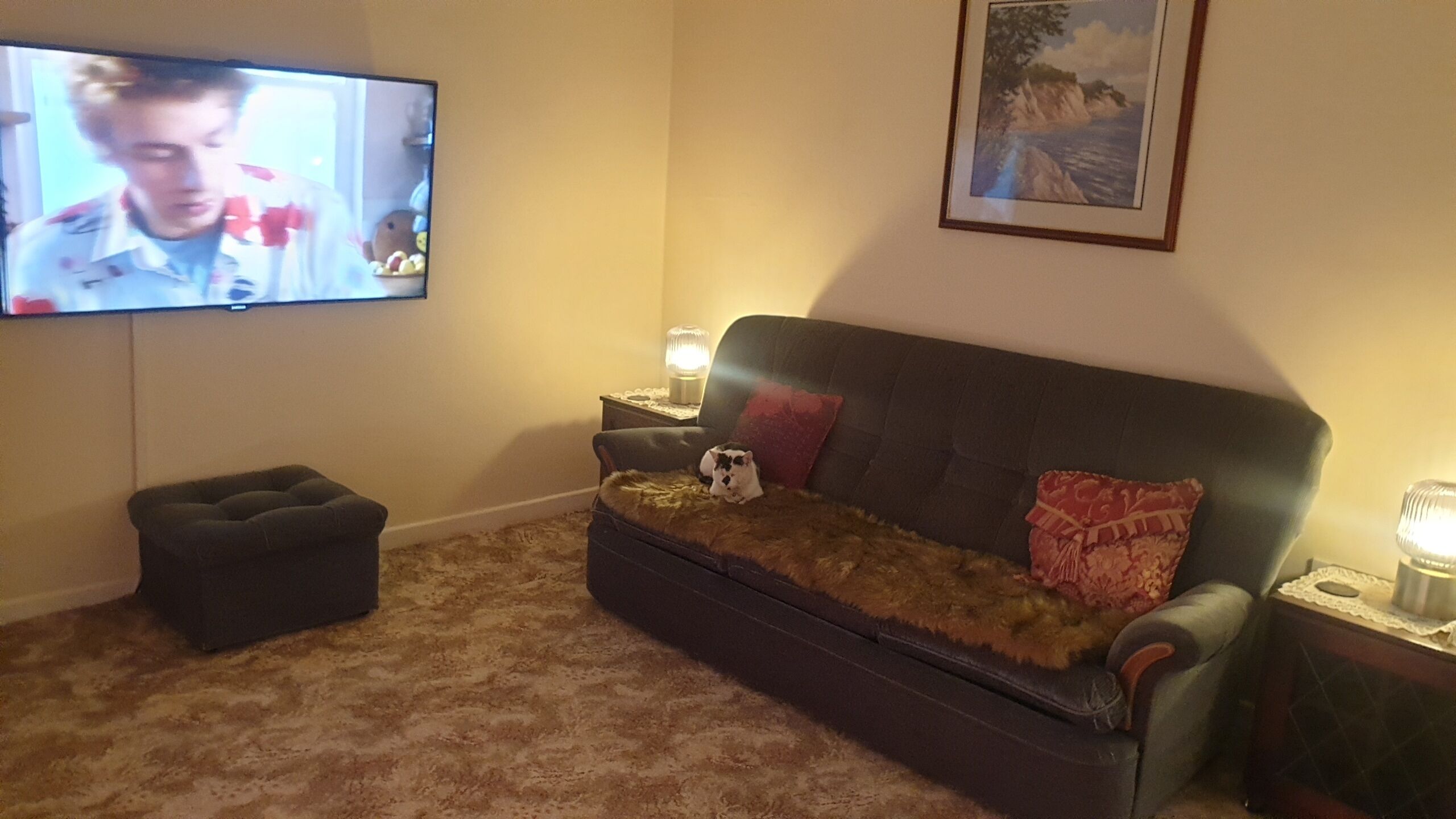 Peaceful Secluded One Bedroom Chalet  Sleeps 4, Large Garden, Pets Welcome - Bridgend