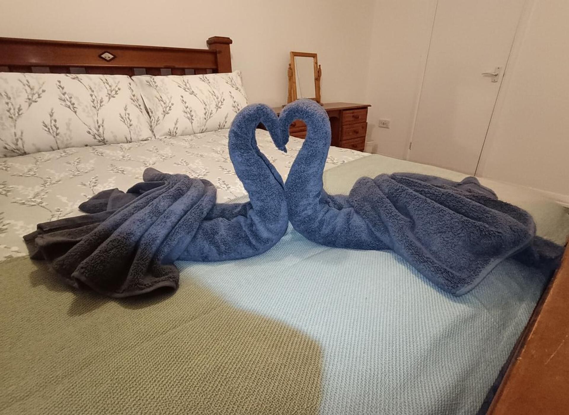 3 quartos, Wi-fi grátis, roupa de cama fornecida 