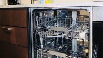 Apartamento | Cozinha privada | Um frigorífico, um micro-ondas, um forno, uma placa de cozinha