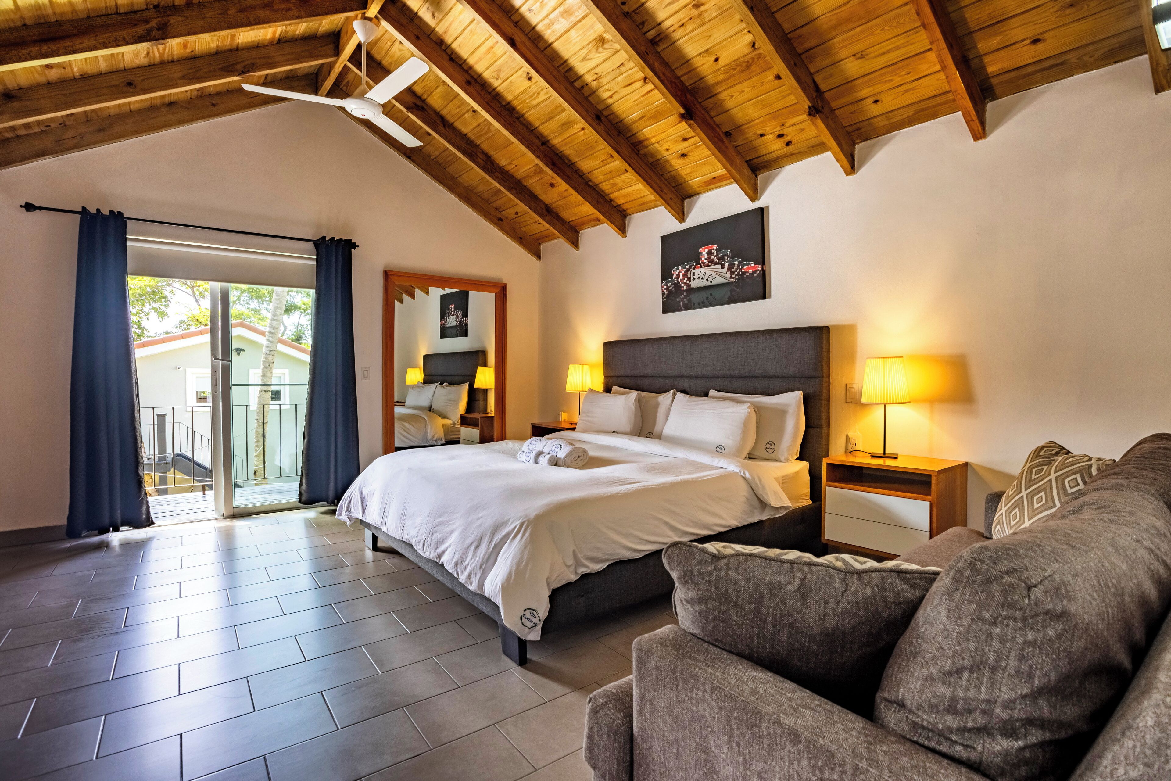 Vila superluxo, vários quartos, piscina particular, vista para o pátio | 9 quartos, roupas de cama premium, edredons de pluma