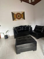 Casa básica, sacada | Área de estar | TV de tela plana