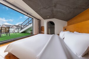 Quarto Quádruplo Familiar, vista para a montanha | Terraço/pátio interior