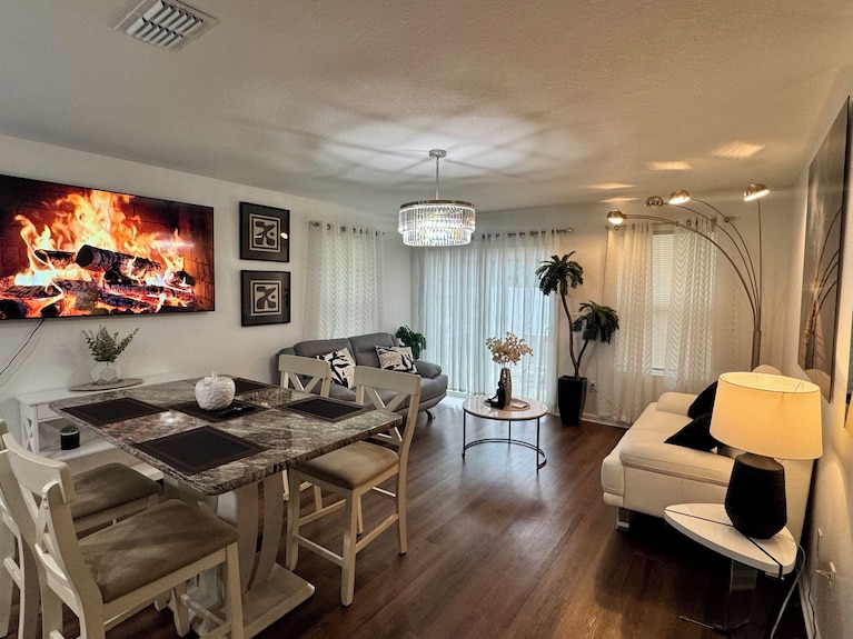 Prime Urban Home Close To Downtown Jacksonville - Jacksonville, FL