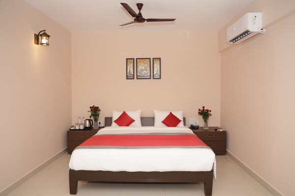 Nazri Hotel - Goa