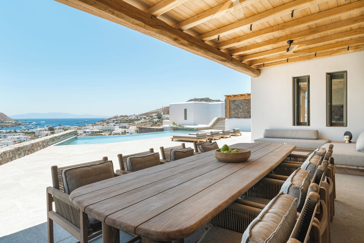 Villa Exclusiva, vista para a praia | Sala de estar | Televisor LED de 50 polegadas com canais digitais