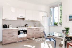 Apartamento, vista para a montanha | Sala de jantar