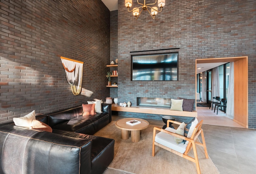 Luxury Loft Style Apartment - Windsor Park - Austin