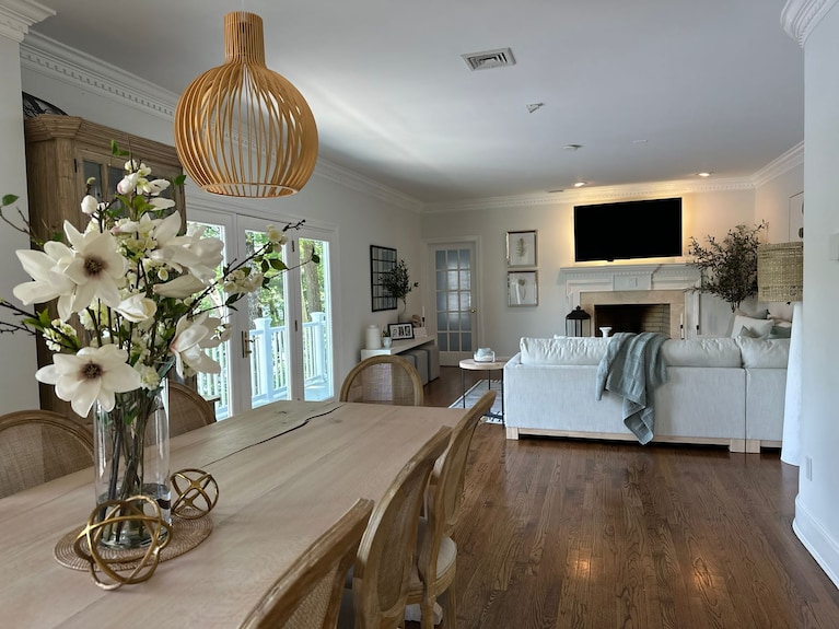 Lake House Cozy To Relax With A Family. 6 Bedroom Very Spacious House. - Connecticut