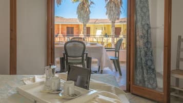 Apartamento, 2 quartos, varanda | Varanda