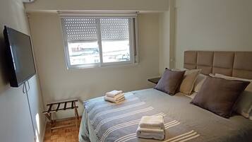 Apartamento Tradicional, Vista para a cidade | 2 quartos, cofre no quarto, cortinas/cortinados opacos