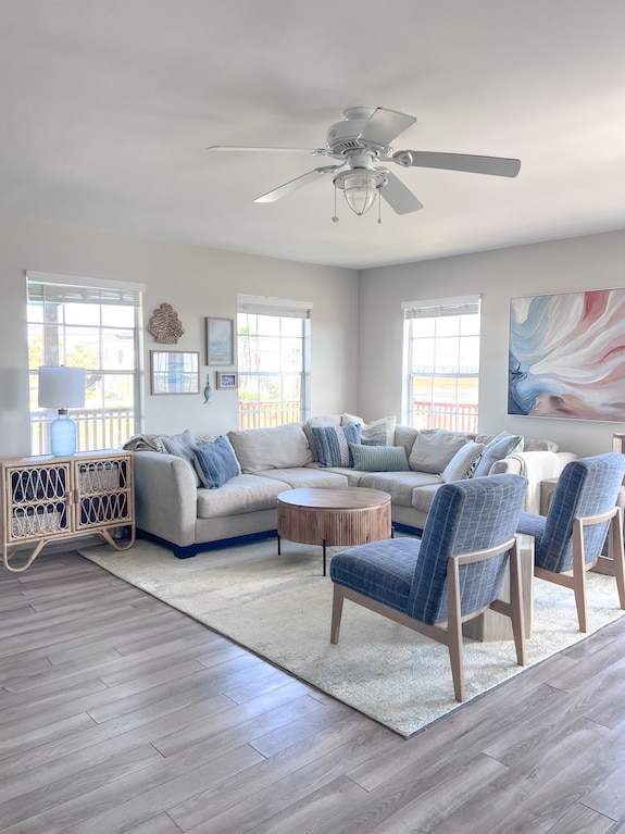 Walk To Beach, Restaurants, & Shopping. Charming, Pet-friendly 3br Bungalow. - Dauphin Island, AL