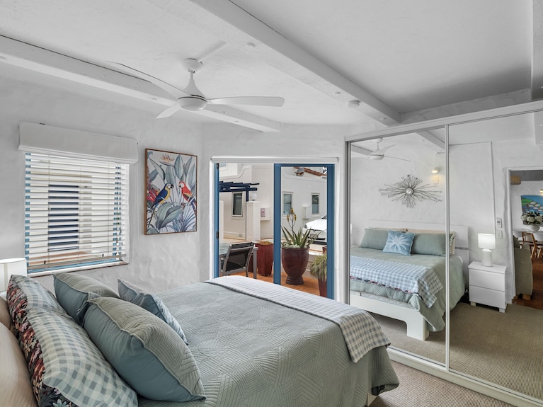 Poolside Waterfront - Orewa Oceanside Villa - Northland