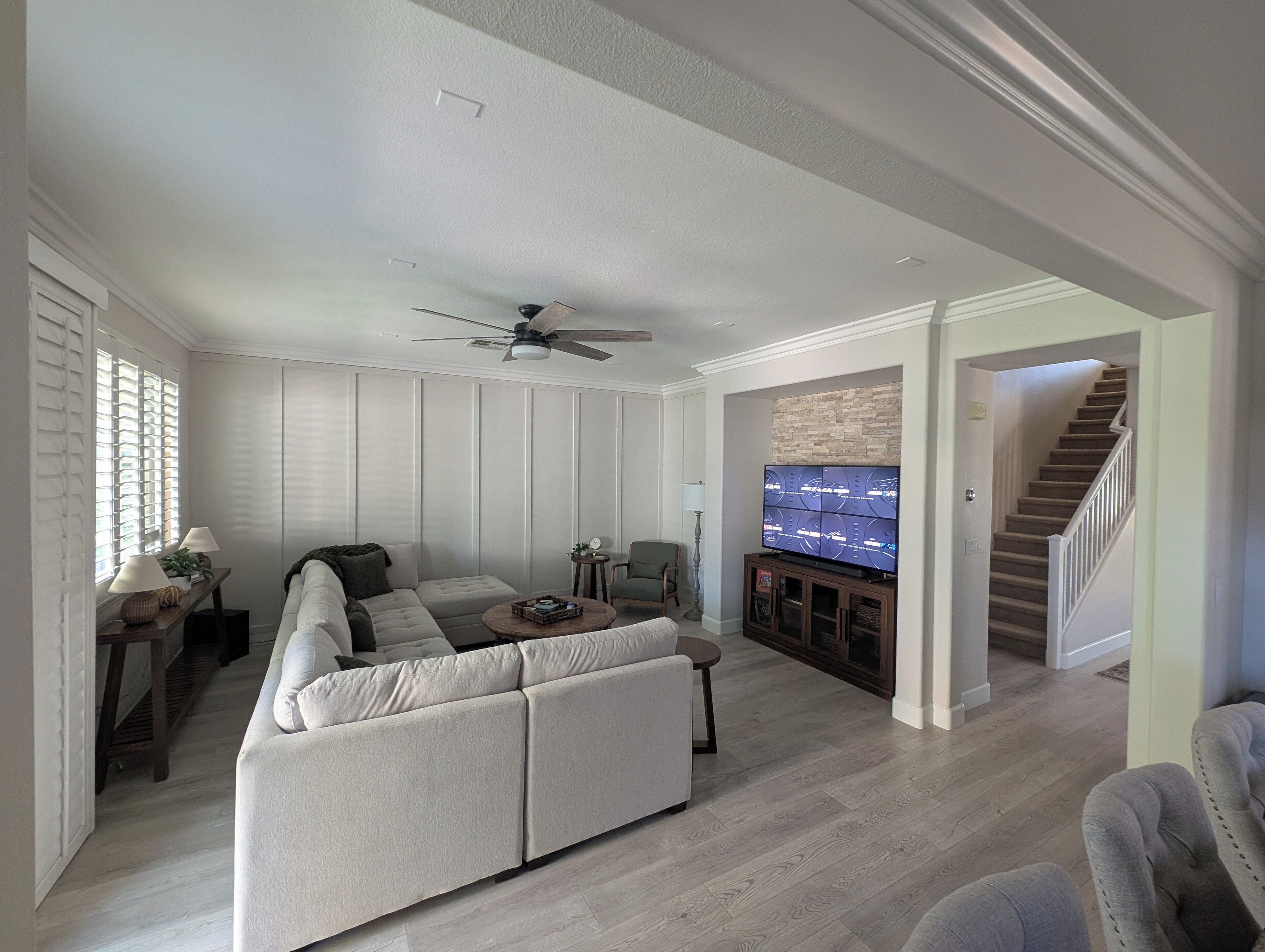 Beautiful 3 Bedroom 2.5 Bath Home In Guard Gated Golf Course Community. - Henderson, NV