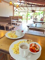 Café da manhã feito na hora todos os dias (COP 18000 por pessoa)