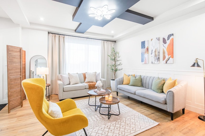 Luxury Family Home | Sleeps 10 | King Bed - Leduc