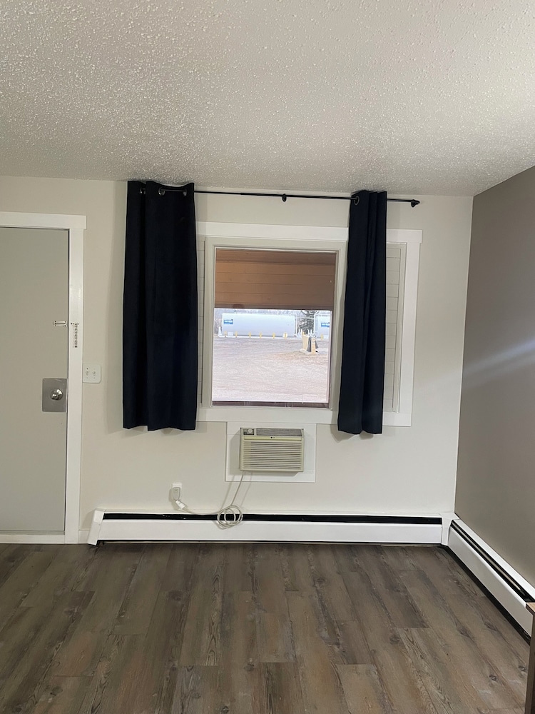 Niton Junction Motel - Alberta